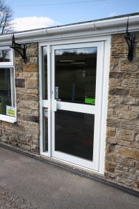 anti finger trap door - CMC Aluminium