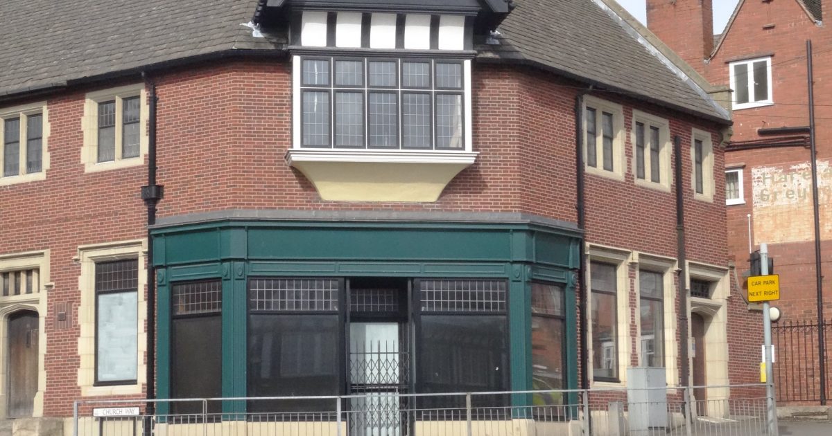 What is an Oriel Window? - CMC Aluminium